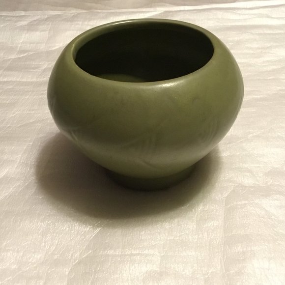 McCoy Floraline | Art | Vintage Green Mccoy Pottery Floraline Planter ...